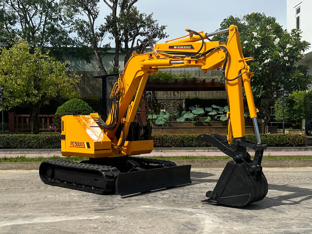 033.05 Komatsu PC50UU Mini Excavator S/N 1621 – The NGO Company