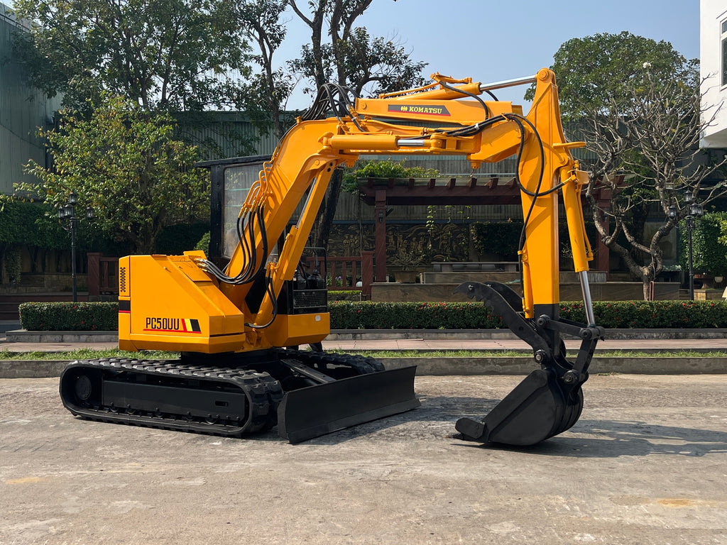 030.04 Komatsu PC50UU Mini Excavator S/N 3072 – The NGO Company